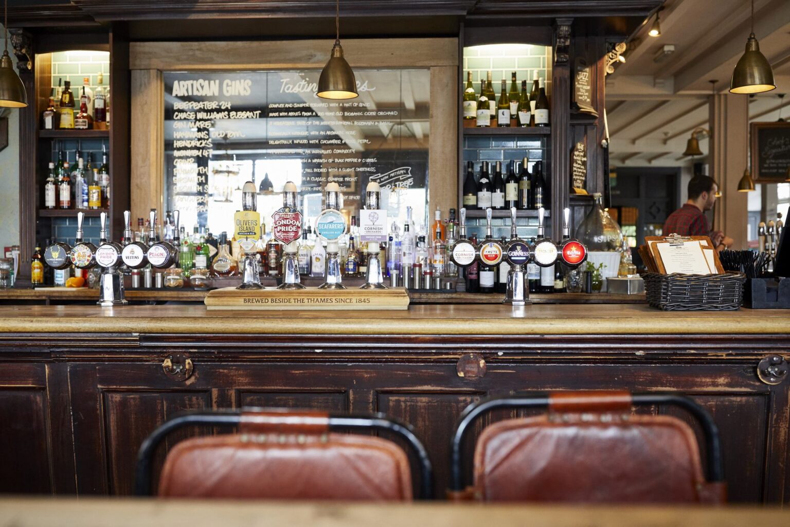 13 English Pub Zoom Teams Backgrounds - Funny Meeting Backgrounds